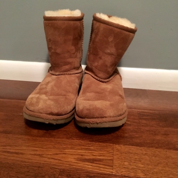 UGG | Shoes | Low Rise Uggs | Poshmark